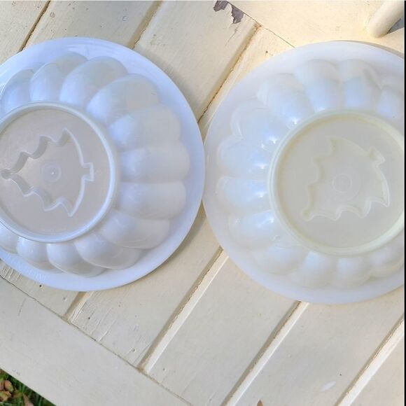 Tupperware | Kitchen | Tupperwarechristmastreejellomoldsvintage | Poshmark